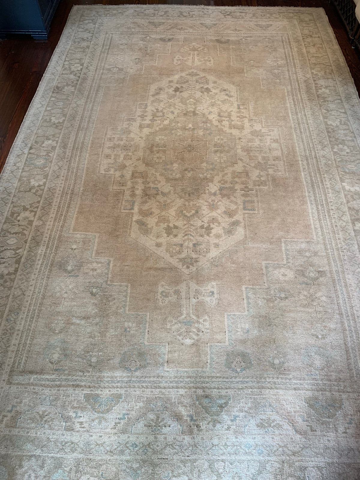 9300 - 7’4” x 12’4” – The Woven Collection